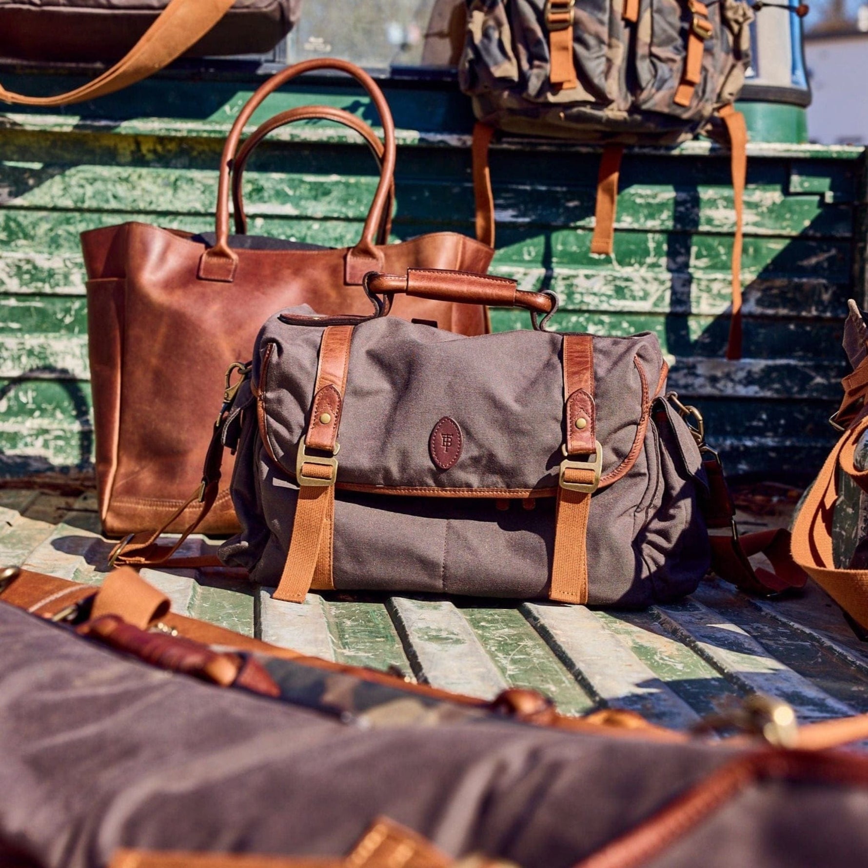 Waxed Canvas Field Bag – Tom Beckbe